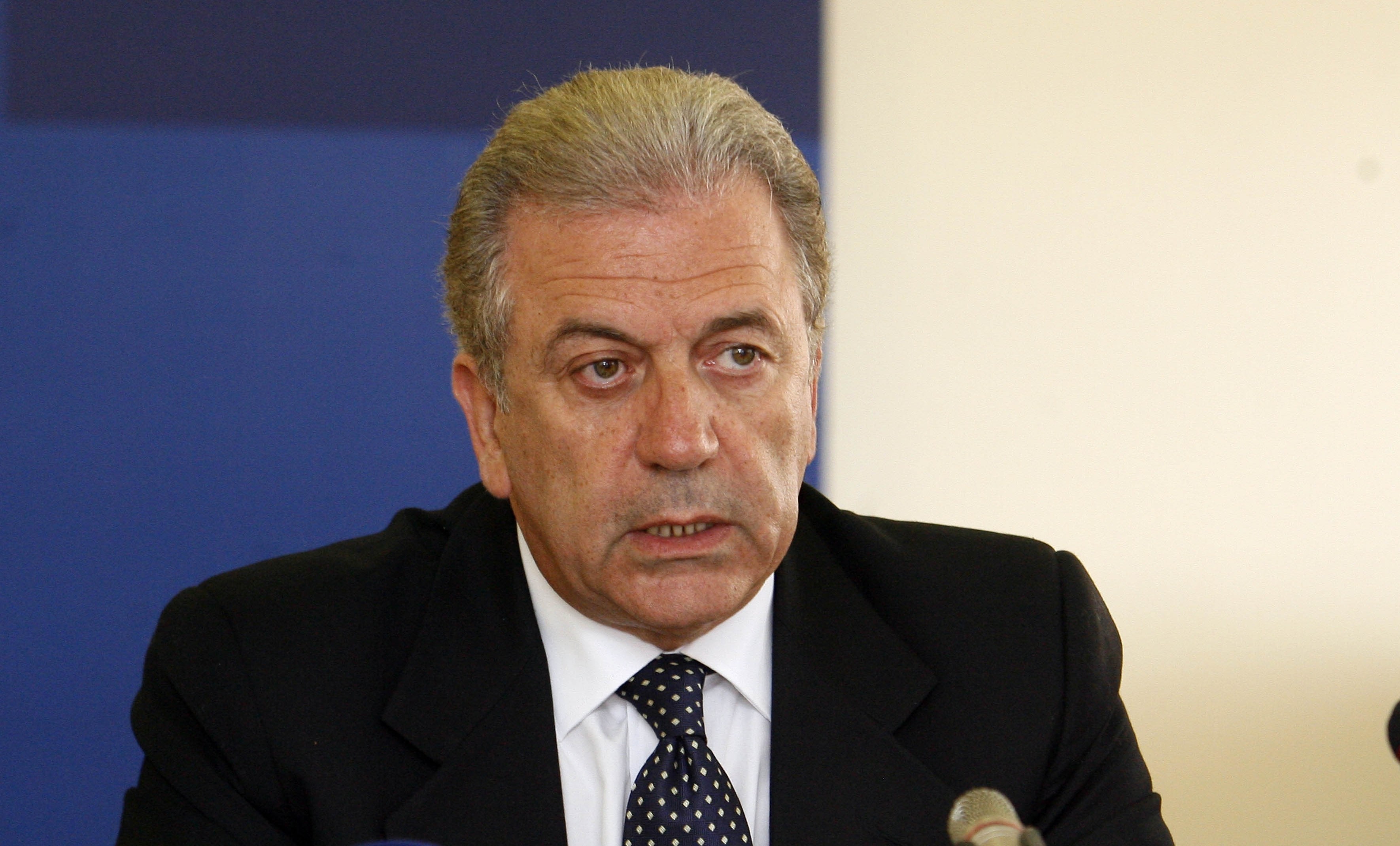 Avramopoulos: Dimplomacy should prevail in Ukraine - ProtoThema English