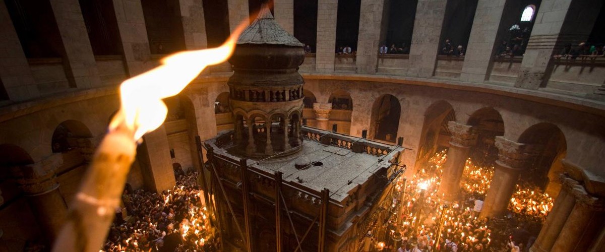 The story behind the transfer of the Holy Fire to Greece - ProtoThema ...