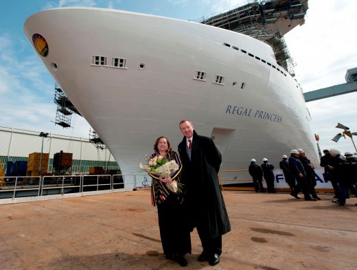 Regal Princess: The world’s largest cruise ship arrived at Piraeus ...