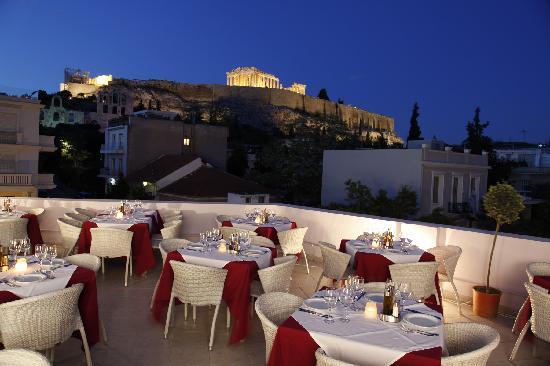 A Greek restaurant among the 32 with the best view in the world ...
