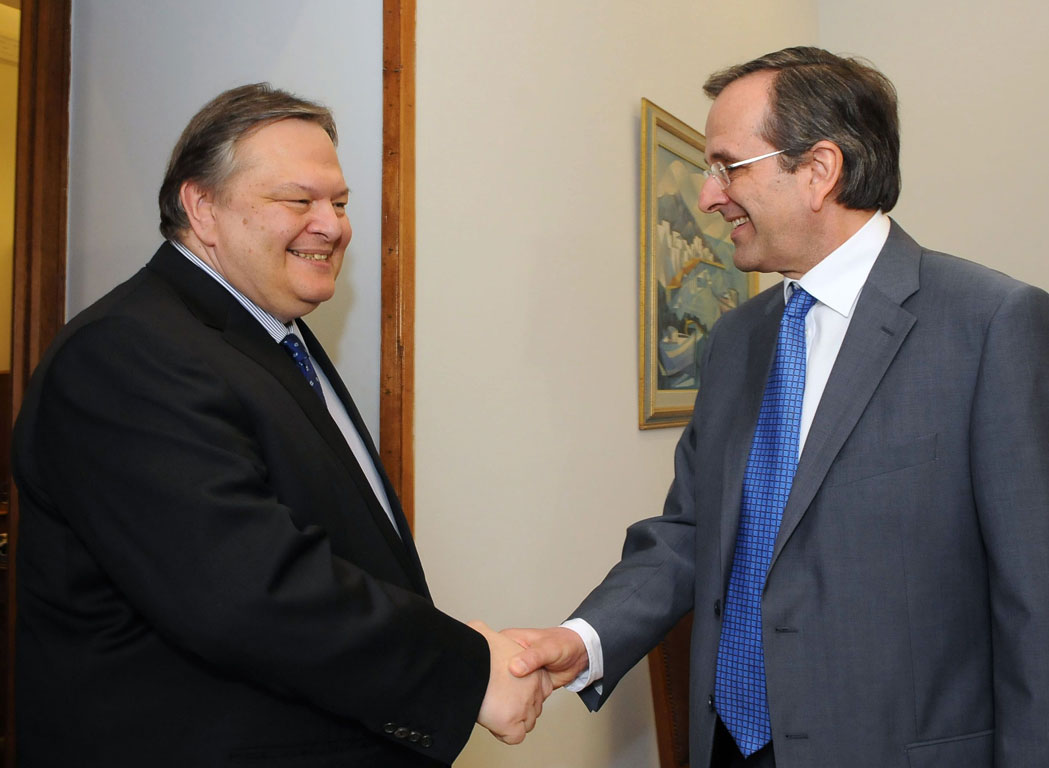 Government will not proceed to a reshuffle, for now - ProtoThema English