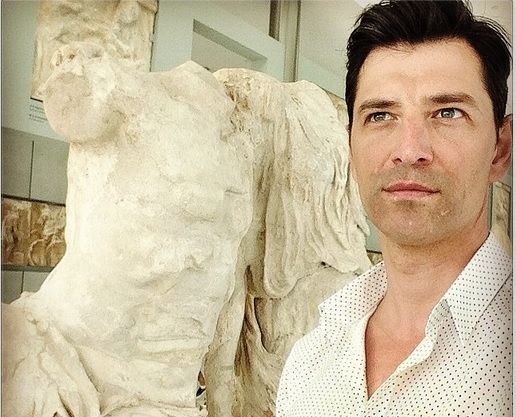 Singer Sakis Rouvas wants the Marbles back in Greece | protothemanews.com
