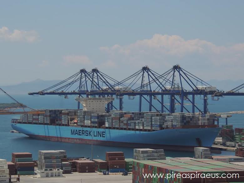 One of the largest container ships ever built arrives to Piraeus (Video ...