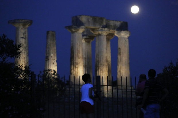 The super moon around the world and beyond (spectacular photos ...
