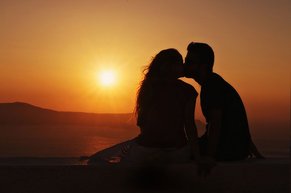 The kissing hotspots of Athens and beyond (Summer Guide) - ProtoThema ...