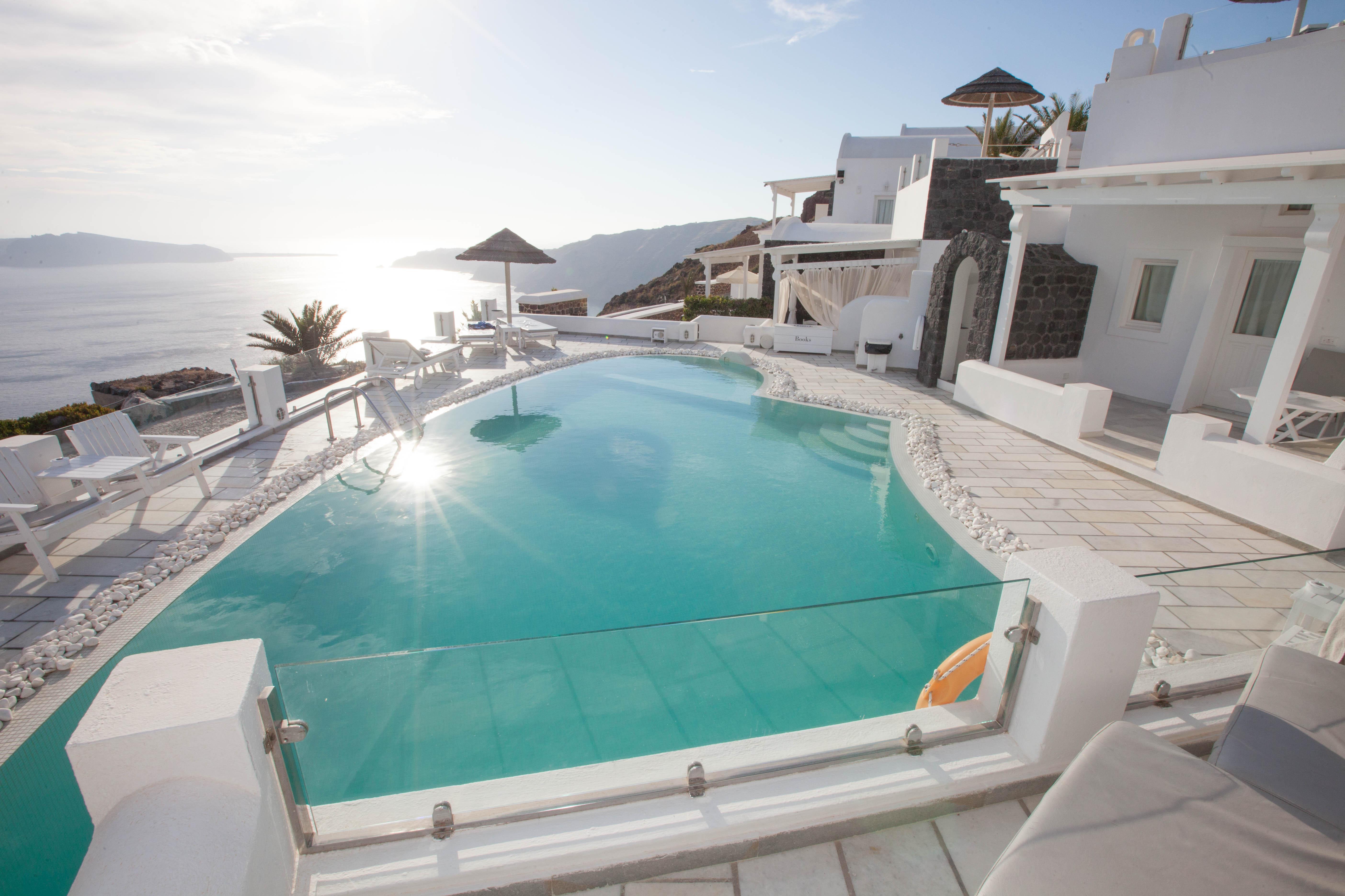 Where Beach Meets Bleach: 12 stunning hotels in the Greek Cyclades ...