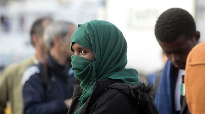 Ministry officials discuss undocumented migration issues in a meeting ...