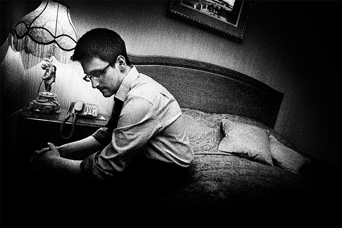 Snowden's first controversial interview - ProtoThema English