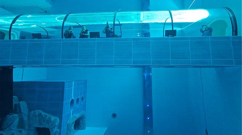 Amazing pictures of the World's deepest pool - ProtoThema English