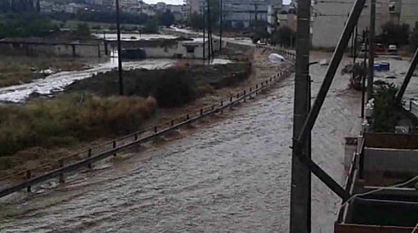 Video shows how the flooding begun during the heavy rain last Friday ...