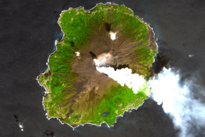 The 7 most dangerous islands in the world! - ProtoThema English