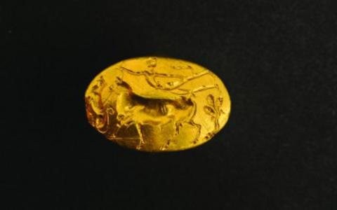 Theseus' ring: Antiquities taken out of storage - ProtoThema English
