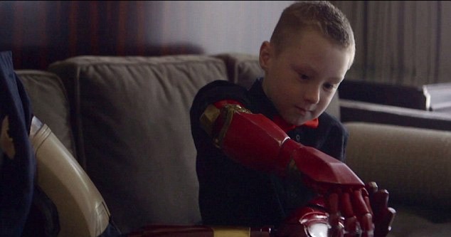 Robert Downey Jr. spends afternoon with real super hero Alex Mead ...