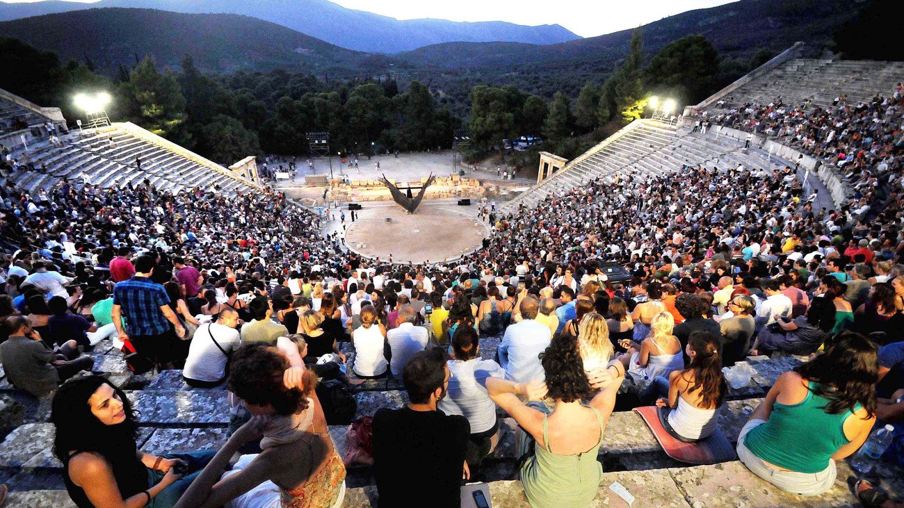 English subtitles for Epidaurus Fest. performances - ProtoThema English