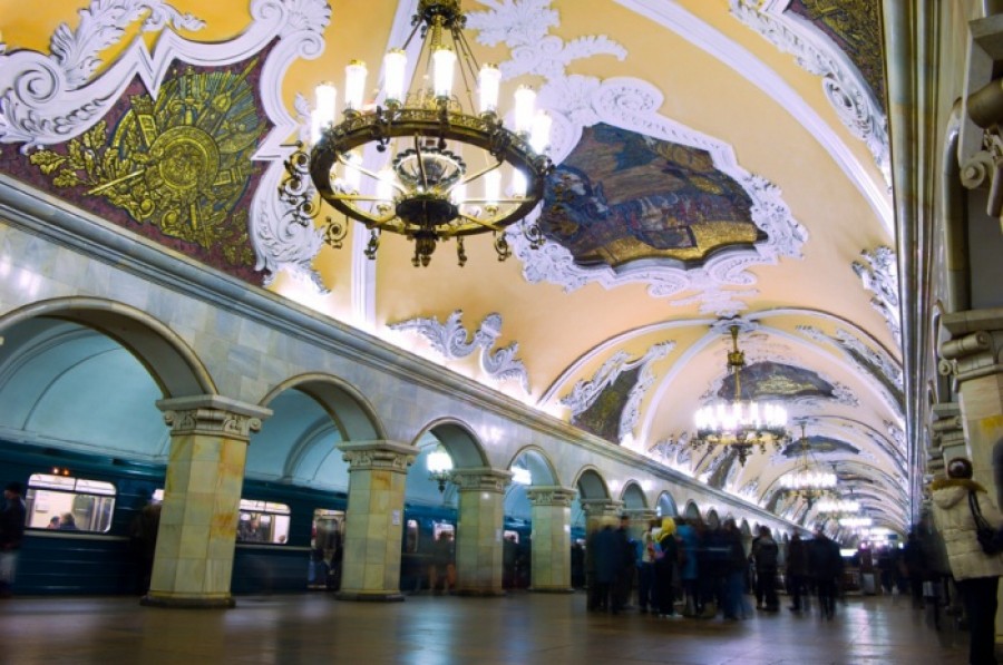 Moscow metro: Stalin's showcase project turns 80 - ProtoThema English