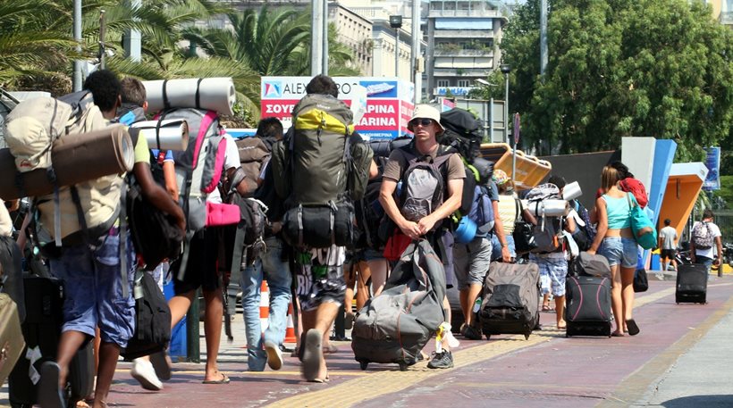 More than 1.7 million tourists within 2015's first quarter - ProtoThema ...