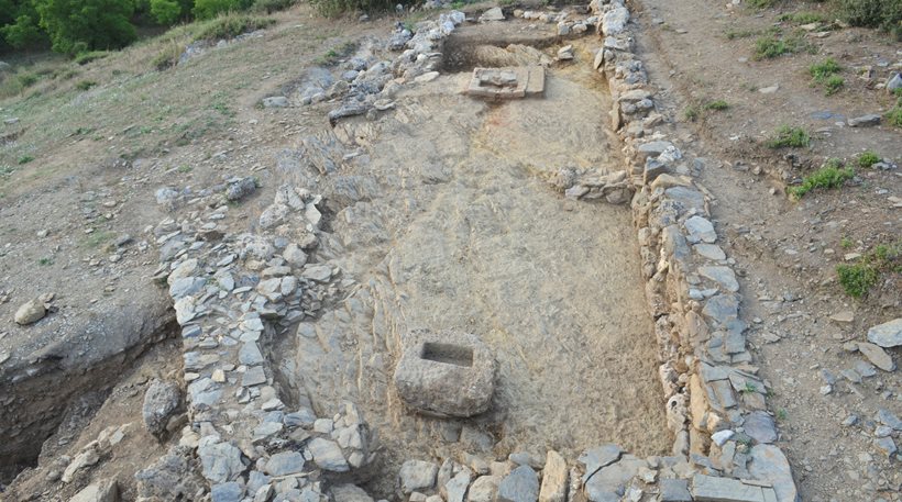 Wall, temple uncovered in ancient Feneos archaeological dig ...