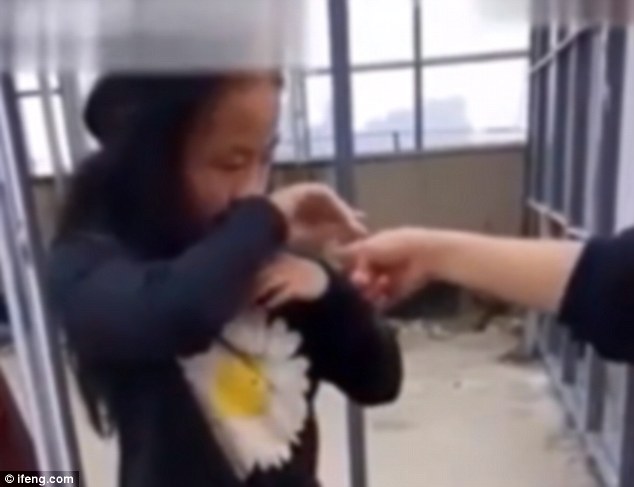 Three hours of hell for mercilessly bullied schoolgirl (horrifying vid ...