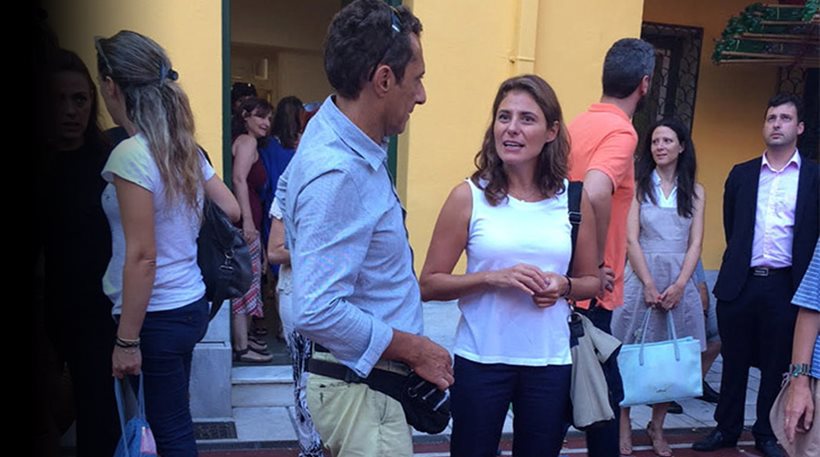 Betty dresses for the Left, but lives with the Right - ProtoThema English