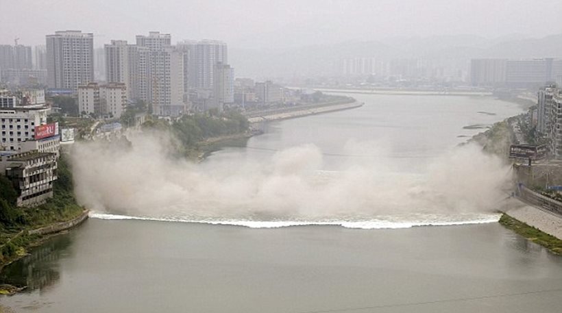 Watch incredible bridge explosion in 3 seconds in China! (vid+pics ...