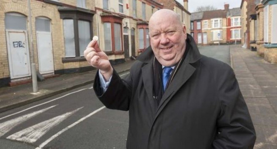 Liverpool mayor offers homes for 1 pound each! - ProtoThema English