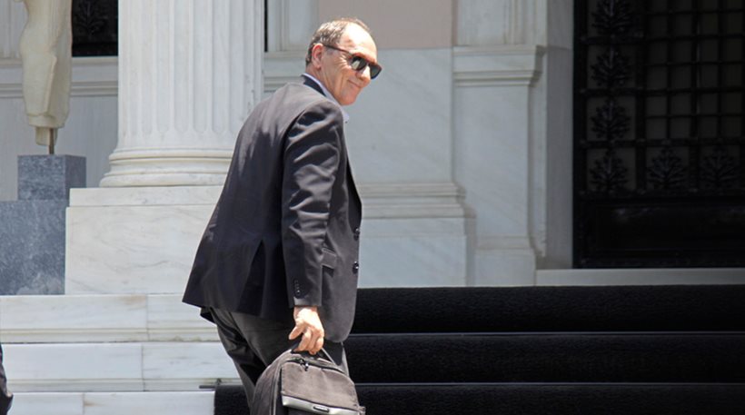 Stathakis is the minister with the million-euro discrepancy in his ...