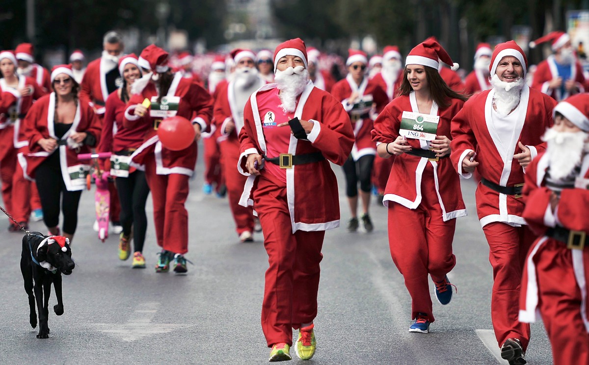 The 2nd Athens Santa Run saw the capital inundated with Christmas ...