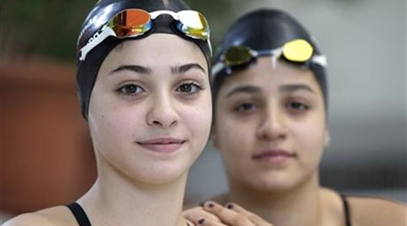 Syrian sisters swim from Turkey to Greece for three hours - ProtoThema ...