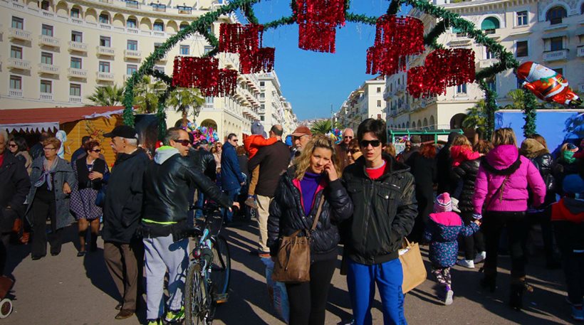 Greek temperatures make it feel like Christmas in spring - ProtoThema ...