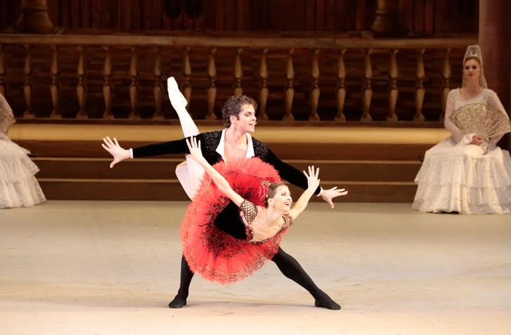 Let's dance December away with ballet! (pics + vids) - ProtoThema English