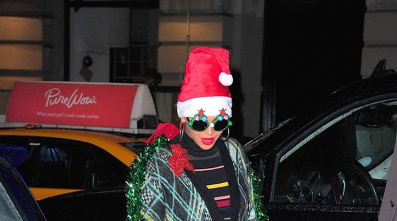 Beyoncé dressed as a Christmas tree - ProtoThema English