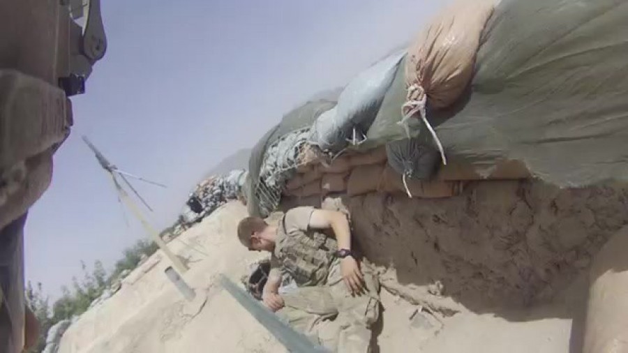 US soldier under heavy fire in Afghanistan! (video) - ProtoThema English