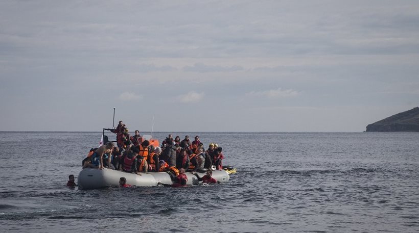 Frontex: April refugee flows down by 90% in Greece - ProtoThema English