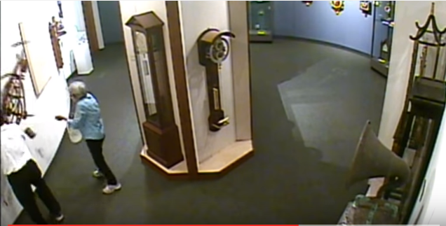 Watch visitor destroy rare clock in museum (video) - ProtoThema English