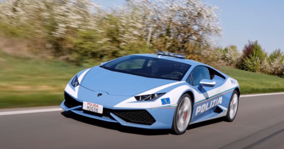 Fastest police cars in the world (video-photos) - ProtoThema English