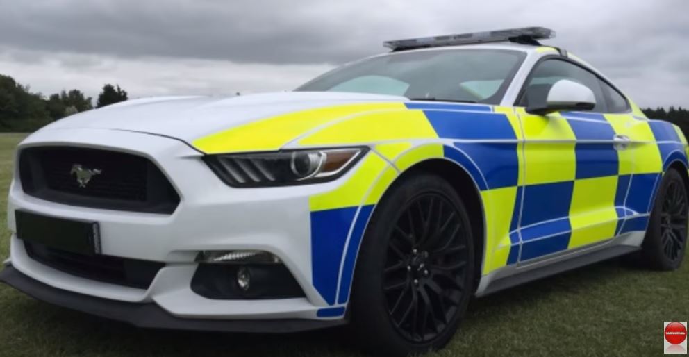 Fastest police cars in the world (video-photos) - ProtoThema English