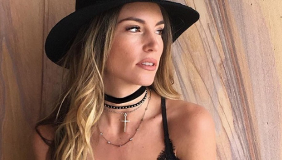 Beautiful Athina Oikonomakou in Lisbon (photos) - ProtoThema English