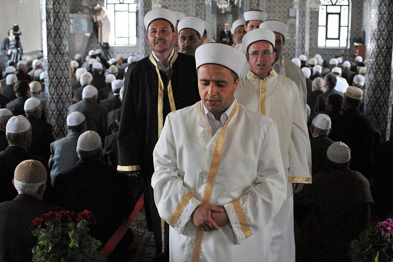 Government to introduce bill making Mufti Islamic Jurists optional for ...