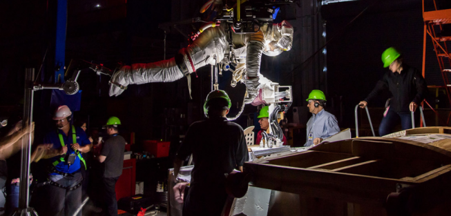 Learning to fly with NASA’s spacewalk simulator (VIDEO ...