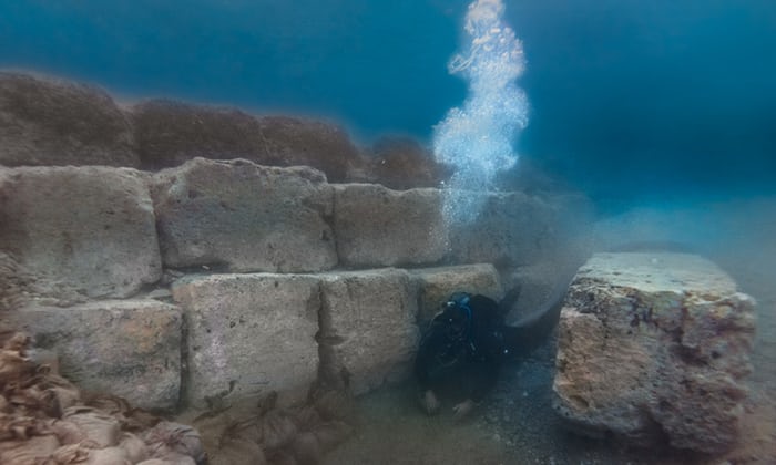 Excavations in ancient Corinth harbour reveal Roman engineering ...