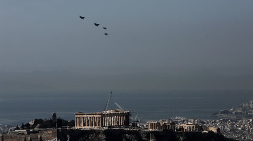 HAF fighter jets soared over Athens skies at noon - ProtoThema English