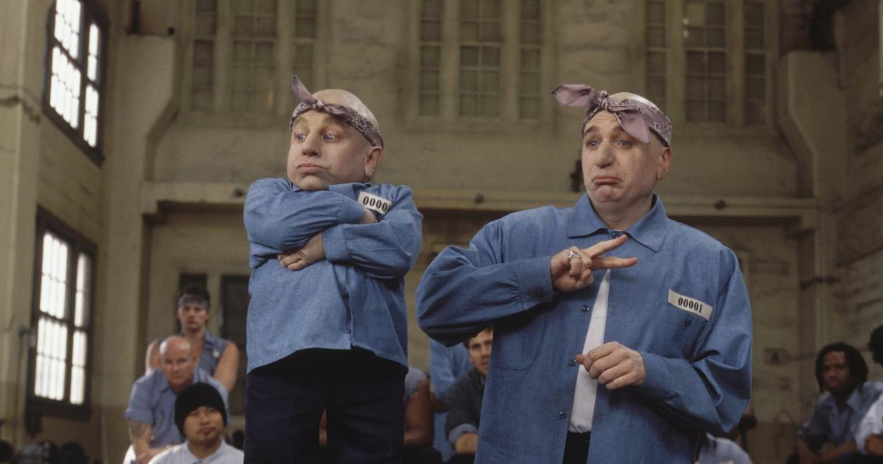 Verne Troyer: Mini-Me Austin Powers actor dies aged 49 - ProtoThema English