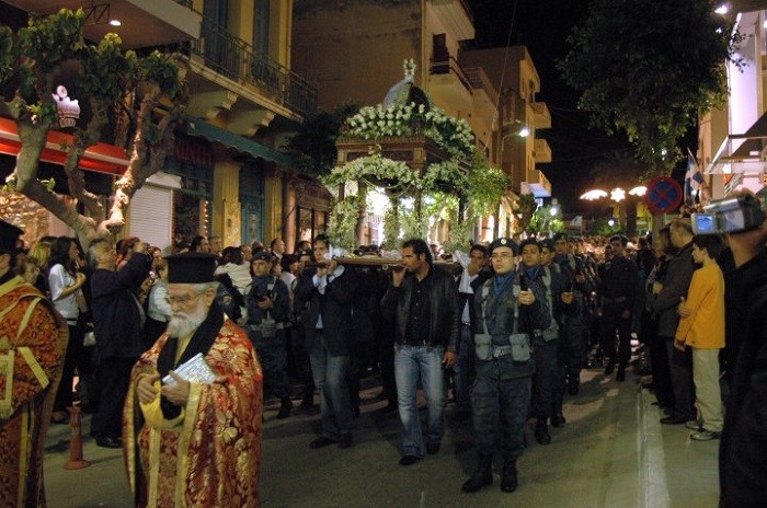 Greeks mark solemn Good Friday with Processions - ProtoThema English