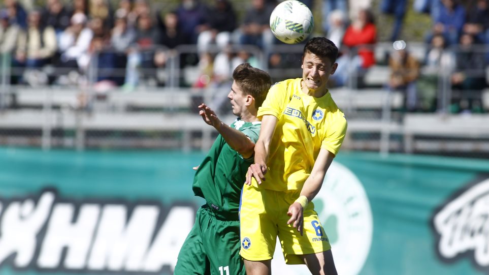 Teenage Greek footballer to play for Milan! (video) - ProtoThema English