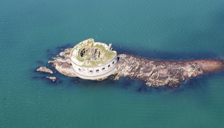 British island fort up for sale, needs work before move in day (17 ...