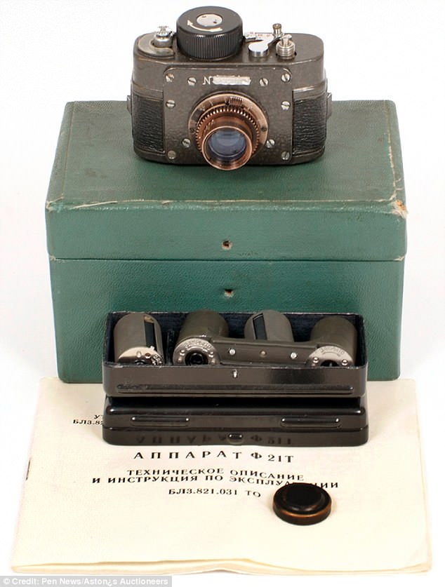 KGB Soviet era spy camera kit auctioned off (photos) - ProtoThema English