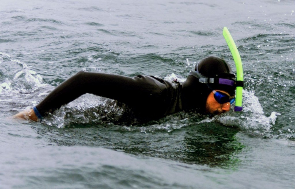 A 51-year-old just began a 5.500-mile swim across the Pacific Ocean ...