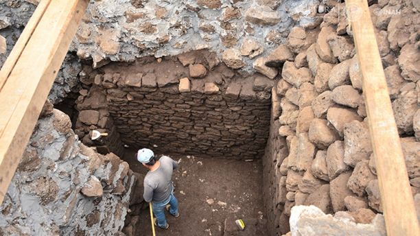 Mexico earthquake uncovers ancient temple hidden in damaged pyramid ...