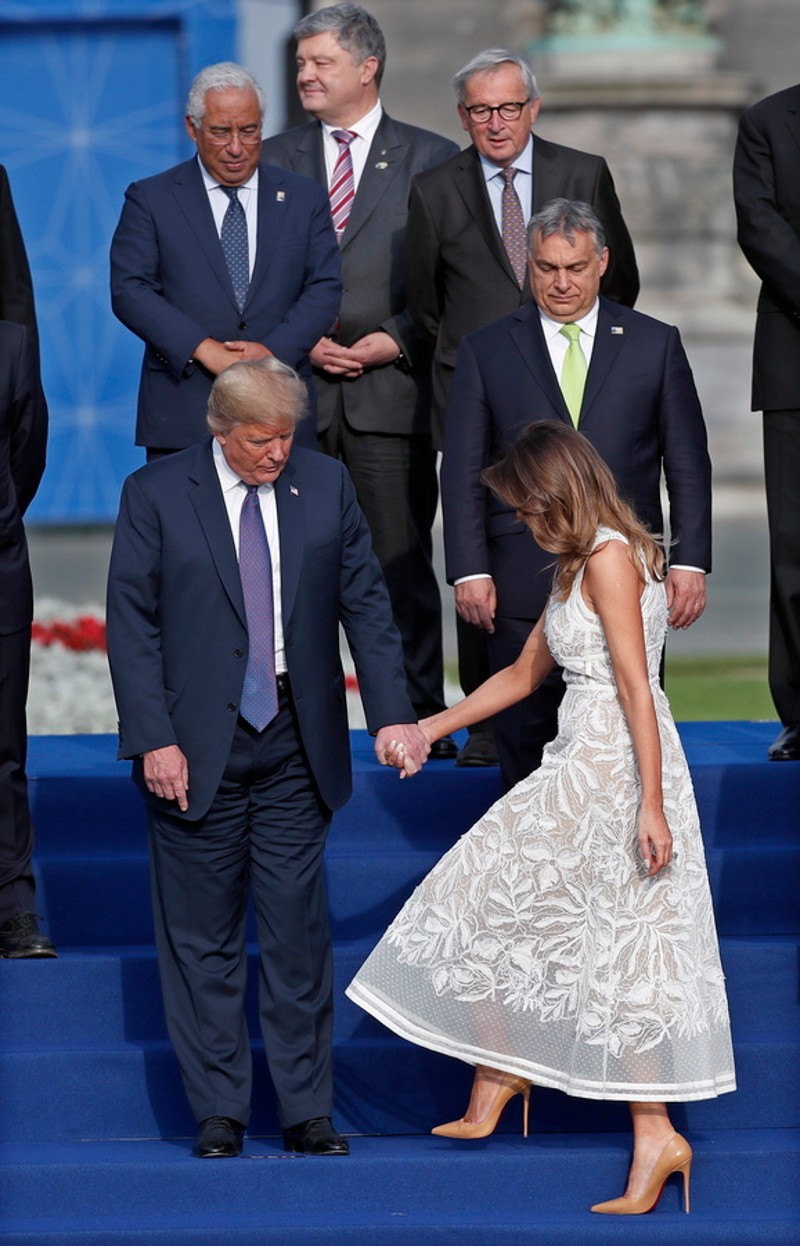 Greek PM Tsipras enchanted by the beauty of Melania Trump (photos ...