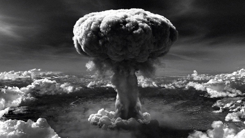 How powerful were the 1945 atomic bombs compared to today's nuclear ...